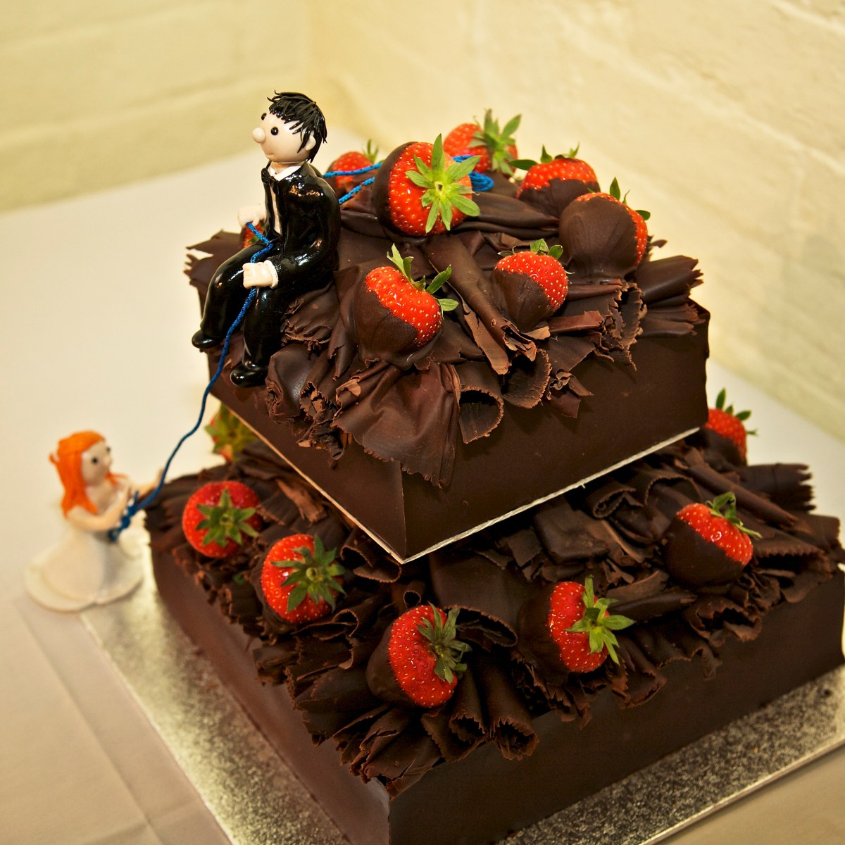 The return of the rock climbing wedding cake toppers – the Severe climber